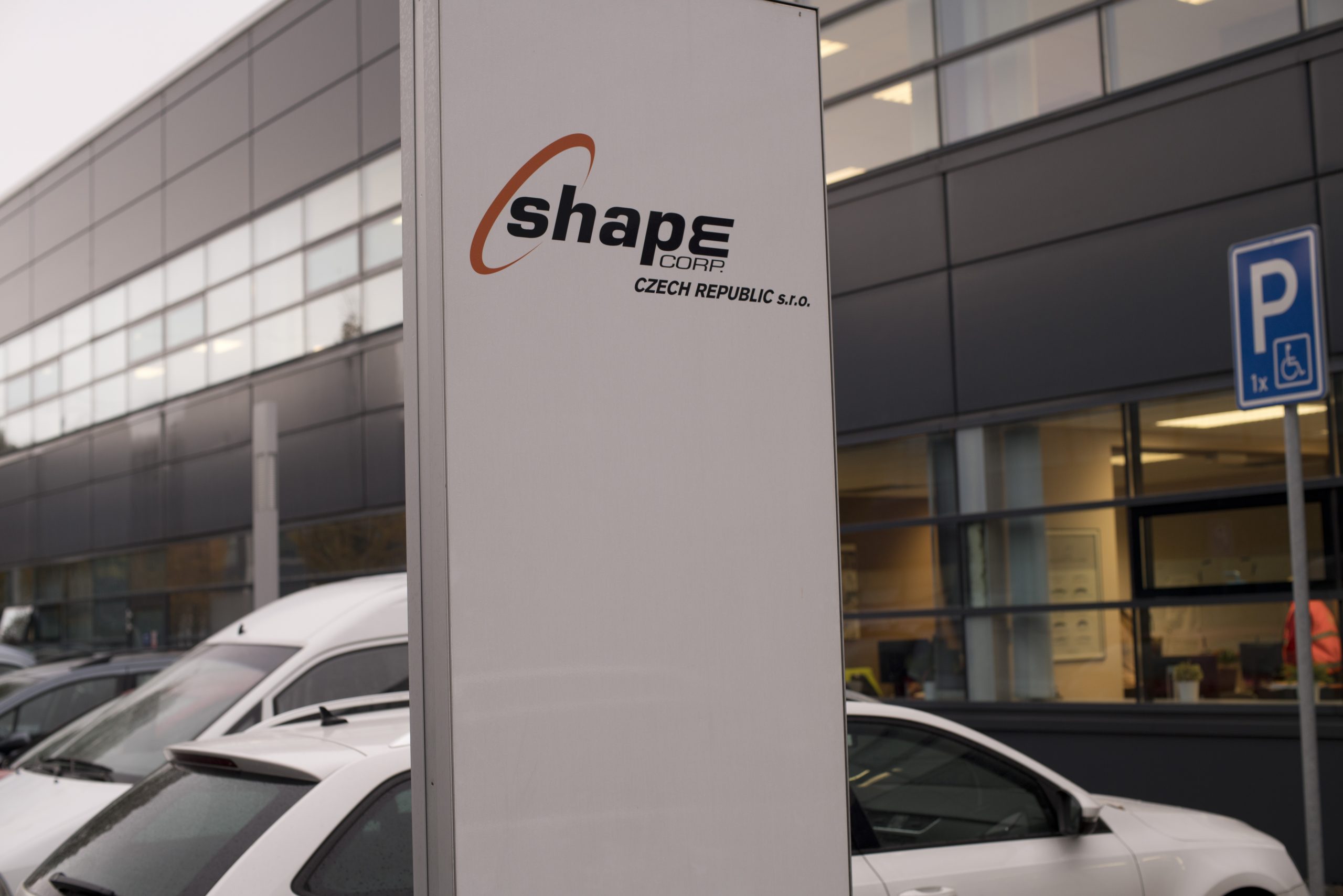 VOLNÁ MÍSTA - Shape Corp.